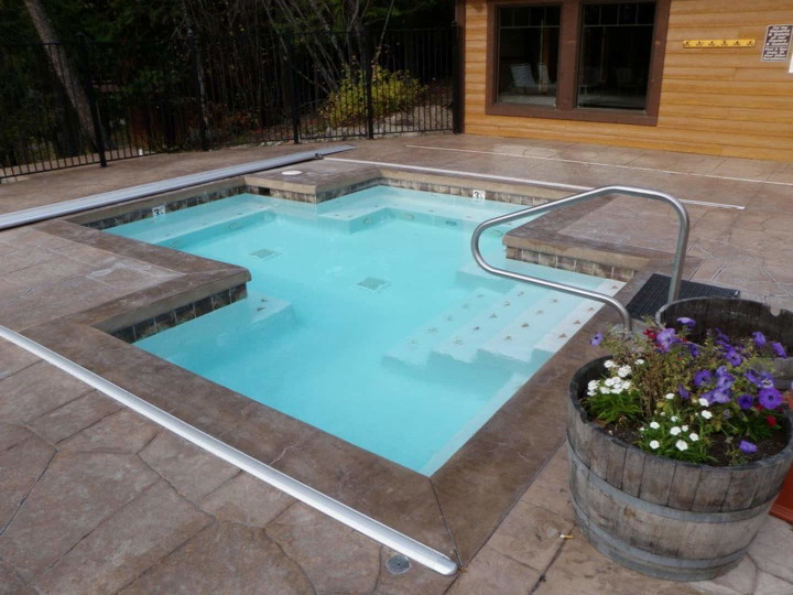 Spacious Home Close To Skiing W/ Pool And Hot Tub - Whitefish, MT