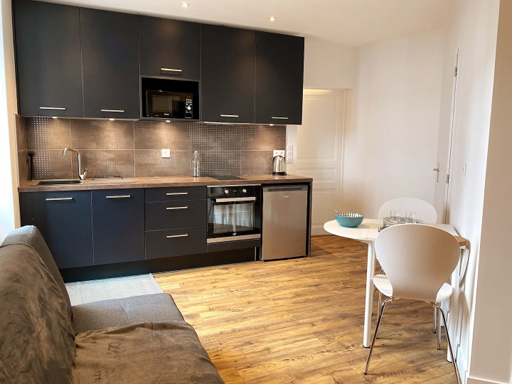 Genuine 2-room, Fully Renovated - Puy-de-Dome
