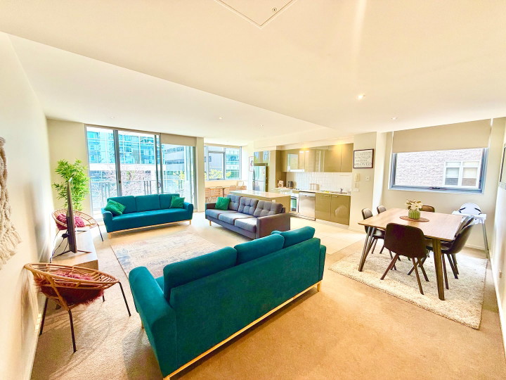 Huge Metropiltan Apartment In The Heart Of City - Canberra
