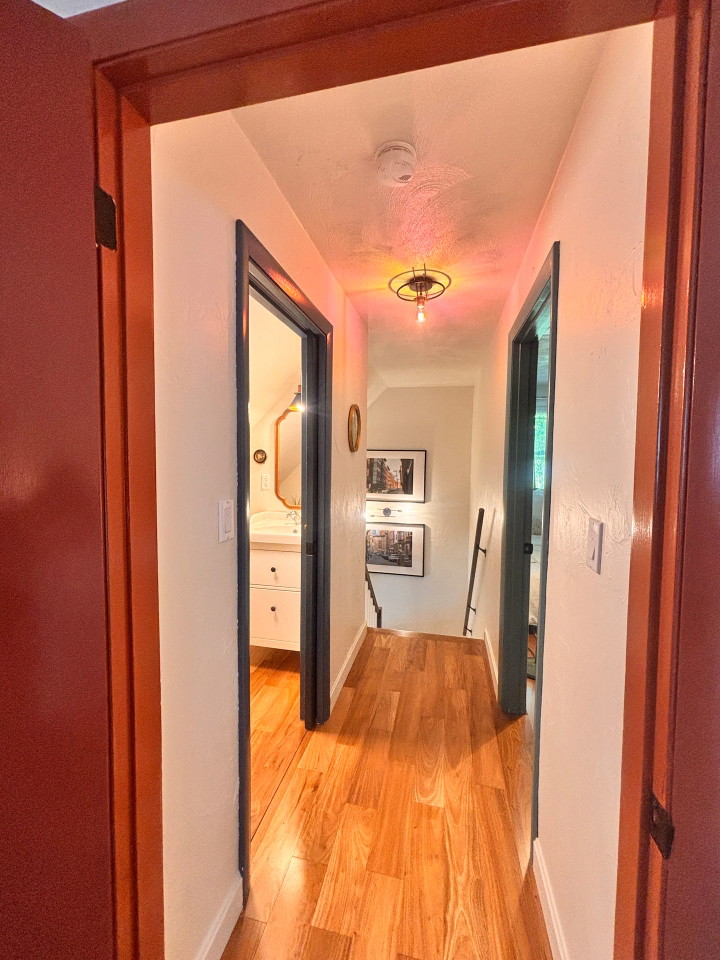 Spacious Newton Apartment Near Boston & Colleges - Concord, MA