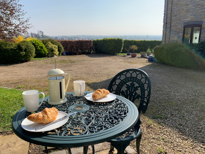 Beautiful Suite With Stunning Cotswold Hill Views - Evesham