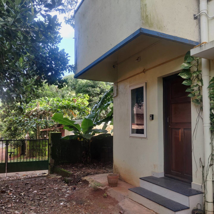 Seagull2 - Single Room-bathroom Outside- 1km 2 Sea - Mangaluru