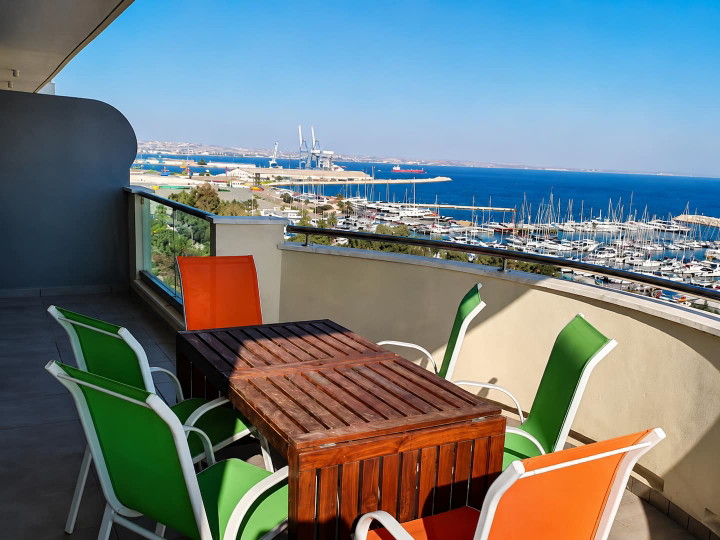 Seafront 3br | Finikoudes Sea & Marina Views - Larnaca