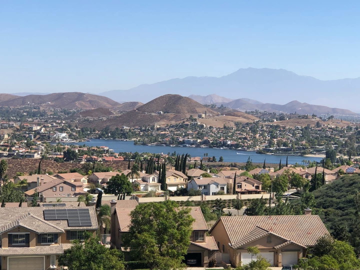 Beautiful, Spacious, View Home - Lake Elsinore, CA
