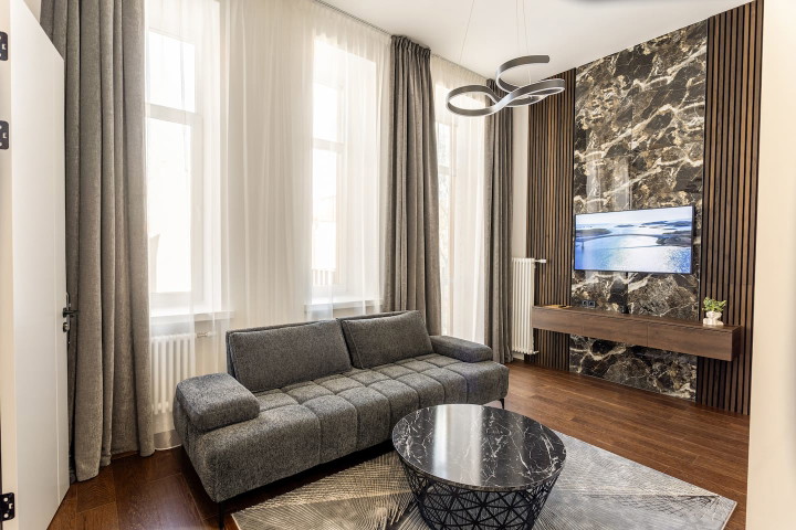Appartements Merkela Dans Le Centre Avec Balcon. - Riga