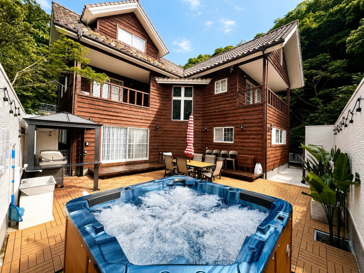 Oceanwood Villa | 220 M² | Up To 20 People | 12-minute Walk To Kissami Ohama | Hot Tub | Pets Allowed - Shimoda