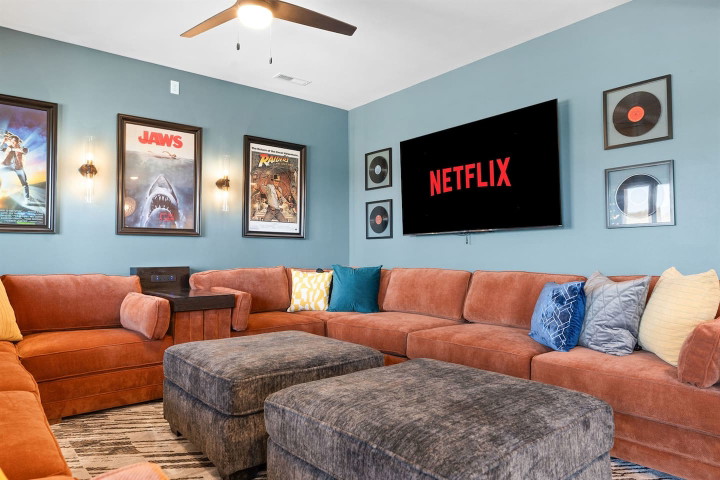 8bd Lakeview Lodge | Pool & Game Room - Branson, MO