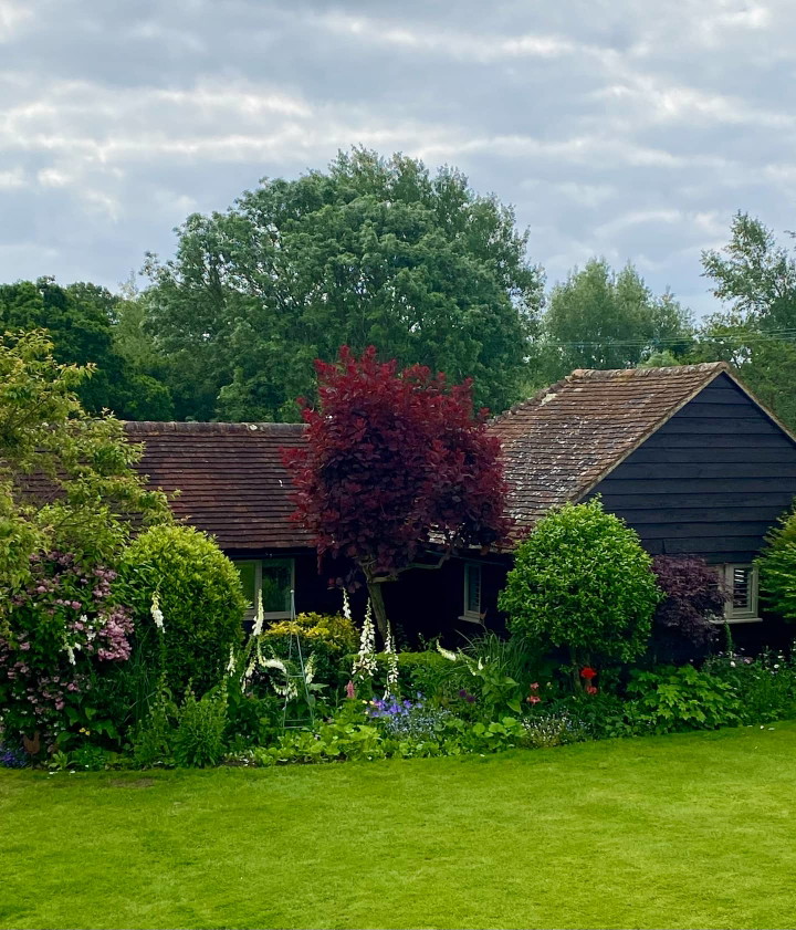 Beautiful Open Plan Garden Room With Log Stove. - Steyning