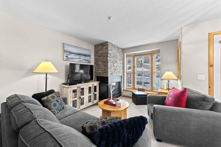 Crystal Forest 19: Ground Level, Renovated 1bd/1ba - Sun Peaks