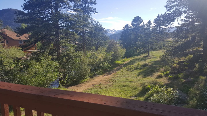 Zimmer Frei, Cabin On River W/private Hot Tub - Estes Park, CO