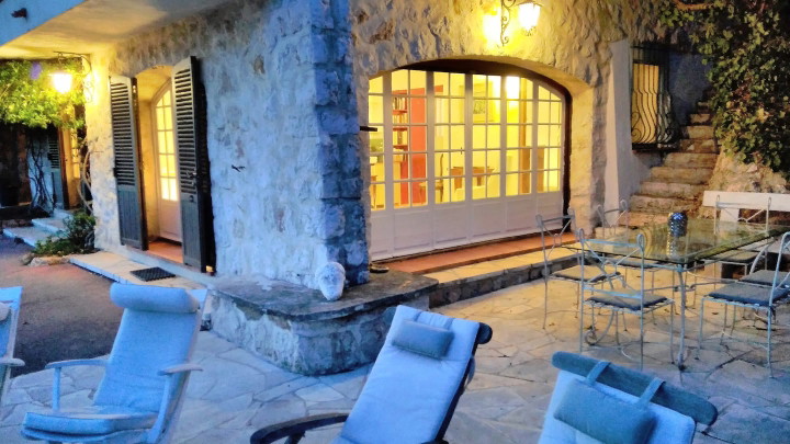 A Beautiful Garden Apartment With Amazing Views! - Carros