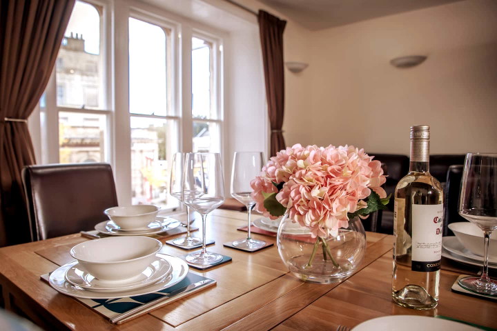 Fantastic 4 Bedroom Apartment With Parking - Bristol