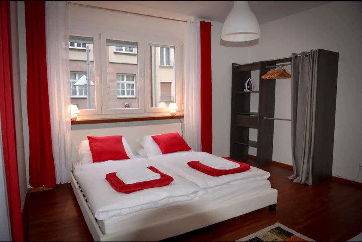 Sehr Zentrale 3-zimmer-wohnung (2 Schlafzimmer) - Nürnberg