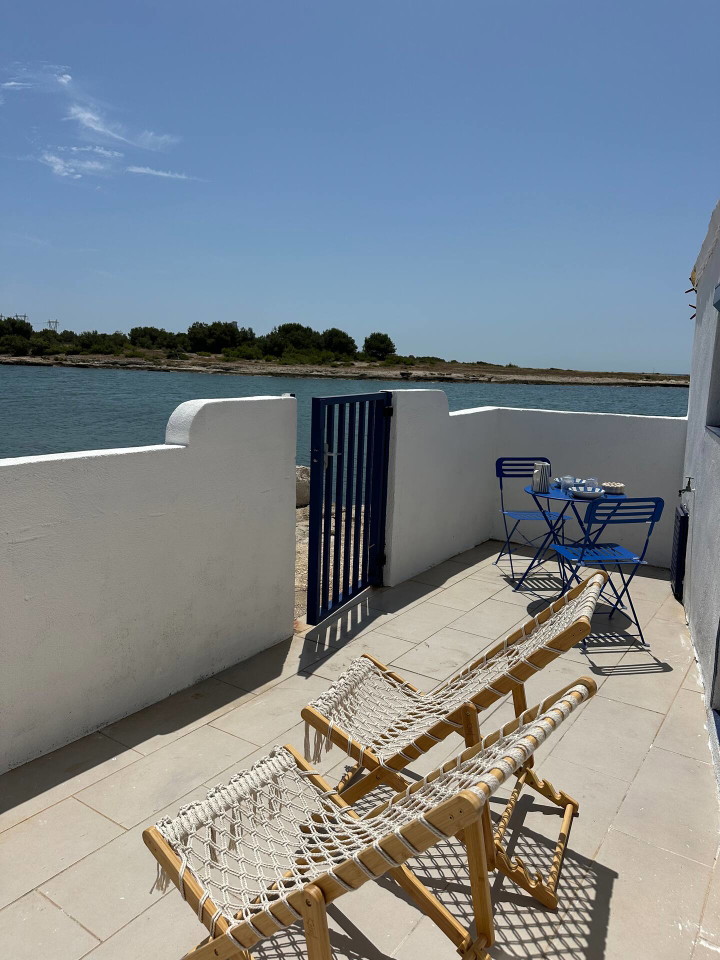 Cabanon Les Pieds Dans Leau - Port-de-Bouc