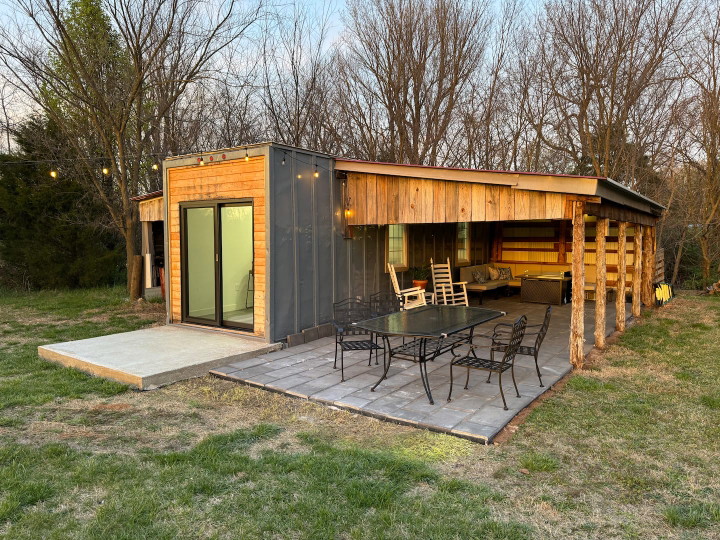 Modern Glamping Container Close To Springfield - Springfield, MO