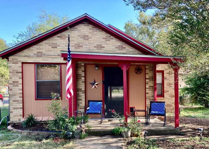 The Charming House - Belton, TX