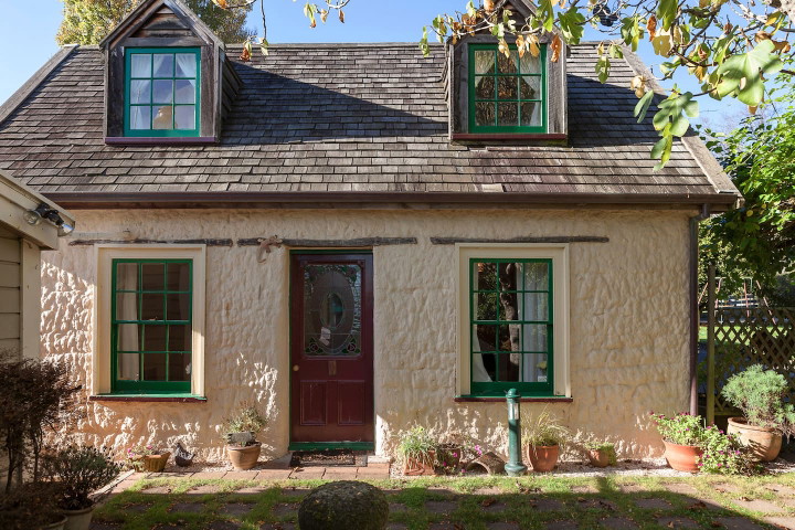 Charming Cottage In Park-like Private Gardens - New Zealand