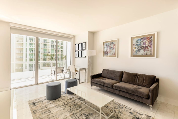 Beautiful Condo And Apt W/ Free Parking 5 Stars ! - Miami, FL
