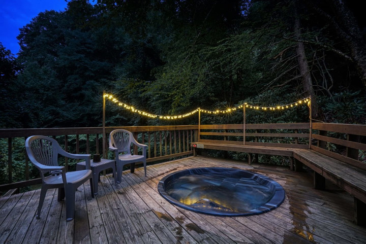 Beautiful 2bdrm Cabin°hot Tub°balcony°parking° - Elkins, WV