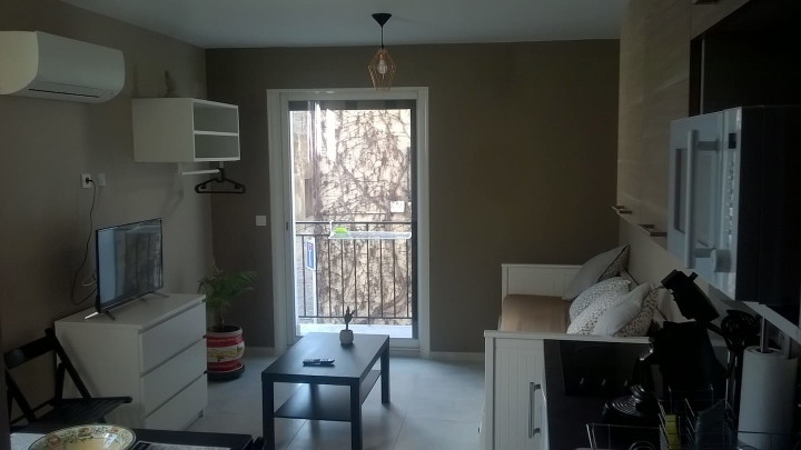 Studio Au Coeur De Ville, Calme, Refait A Neuf - Mèze