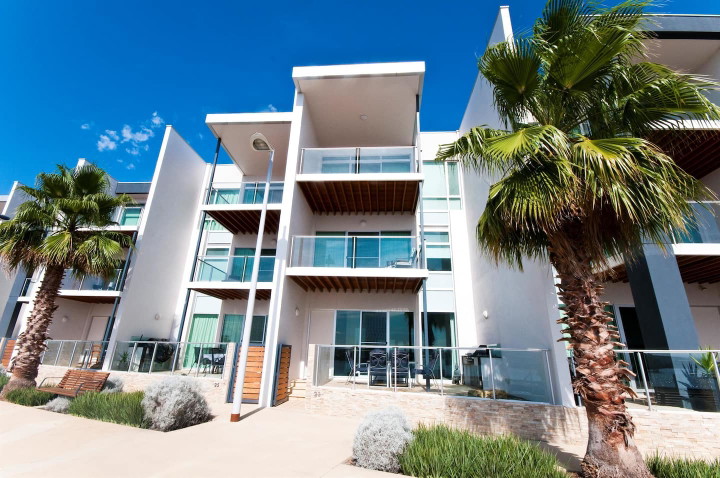 Dolphin Cove - Waterfront, Pool, Gym, Free Parking - Adelaide