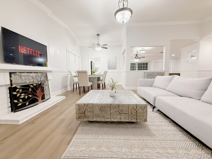 Luxury 3br & Pool Table | 6 Min To Ontario Airport - Eastvale, CA