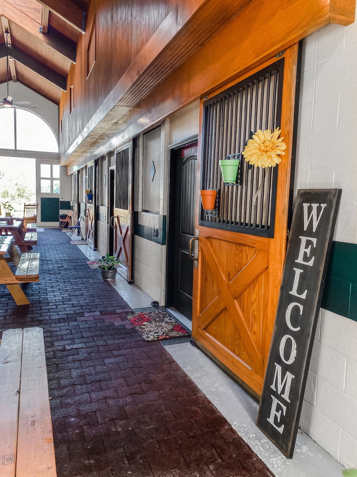 Horse Stall Suite 16 Disney - Tennessee