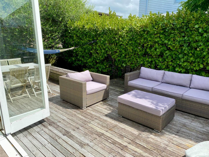 Relaxed Pt Chev Beach House With Hot Tub - Auckland