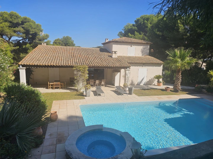 Maison De Charme Avec Piscine Proche De La Mer. - Sanary-sur-Mer