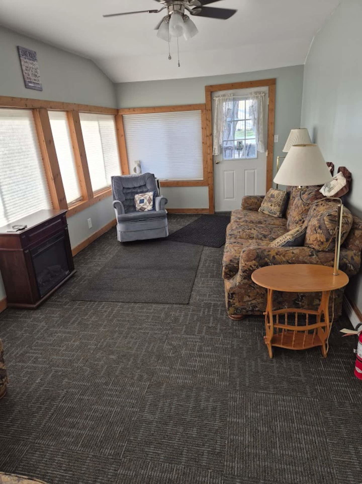 3 Bedroom 2 1/2 Bath Whole House With Beach - Brighton, MI