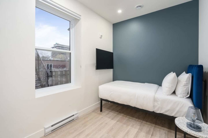 Chambre Idéale Pour Une Escapade En Ville! - Laval, Quebec, Canadà