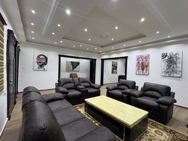 Stylish Two-bedroom Apartment. - Ghana