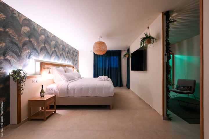 Loveroom Emeraude Sauvage - Suite Balnéo Et Sauna - Cassis