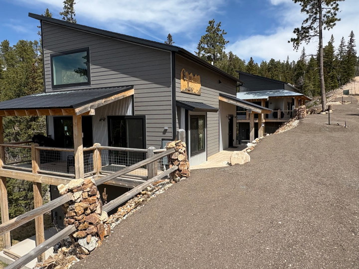 Sundown Lodge  Hot Tub  Pet Friendly - Deadwood, SD