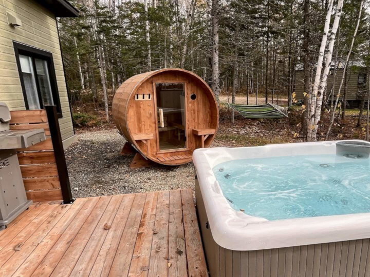 Petite Charlevoix 2: Sauna, Fire & Hot Tub - Baie-Saint-Paul