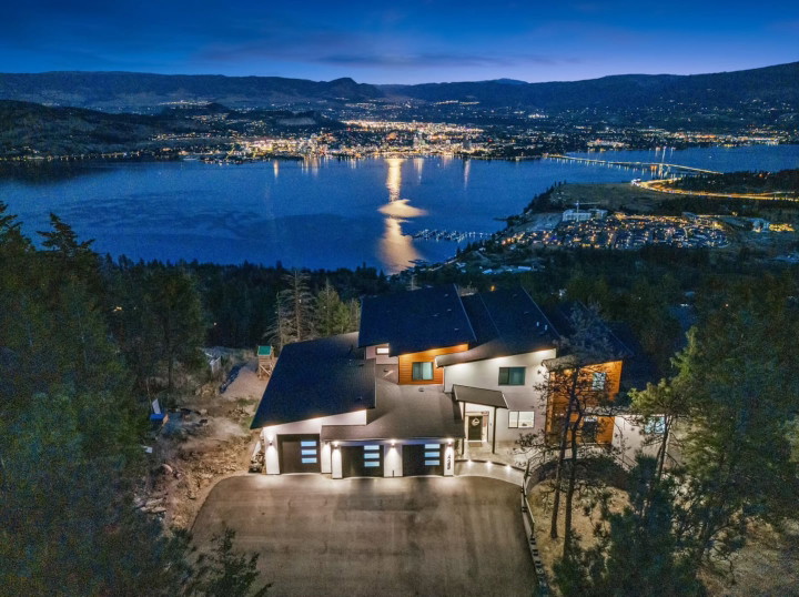 Platinum View New 2 Bdrm Suite - Licensed - West Kelowna