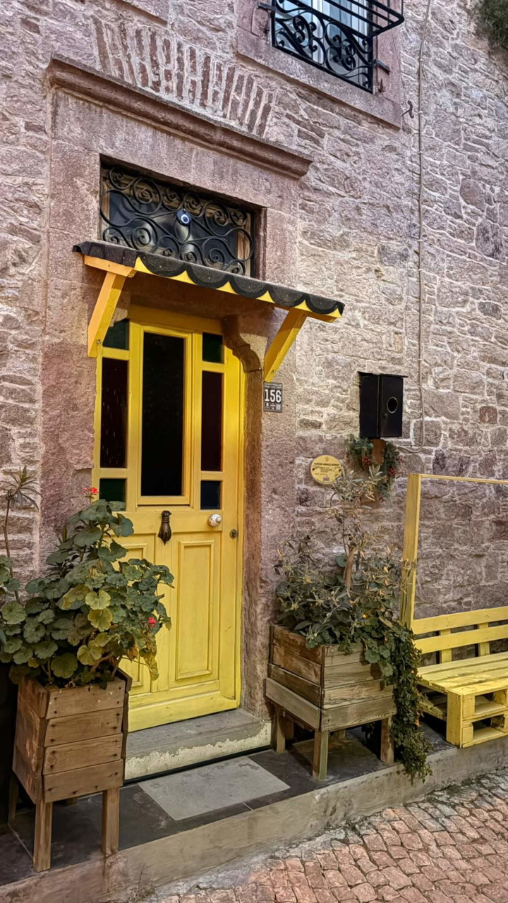 Historic Greek House: Sea View And Hidden Garden - Ayvalık