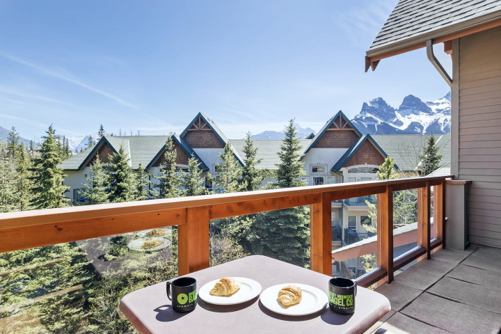 Elevated 2br Penthouse + Pool/hot Tub, Mtn Views! - Kanada