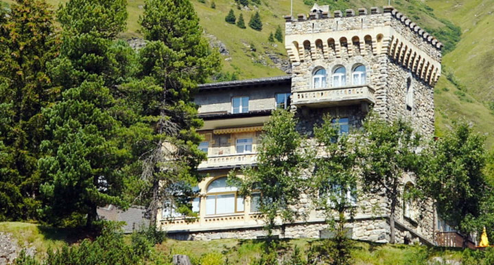 Sunny Apartment In A Castle In The Swiss Alps - Davos