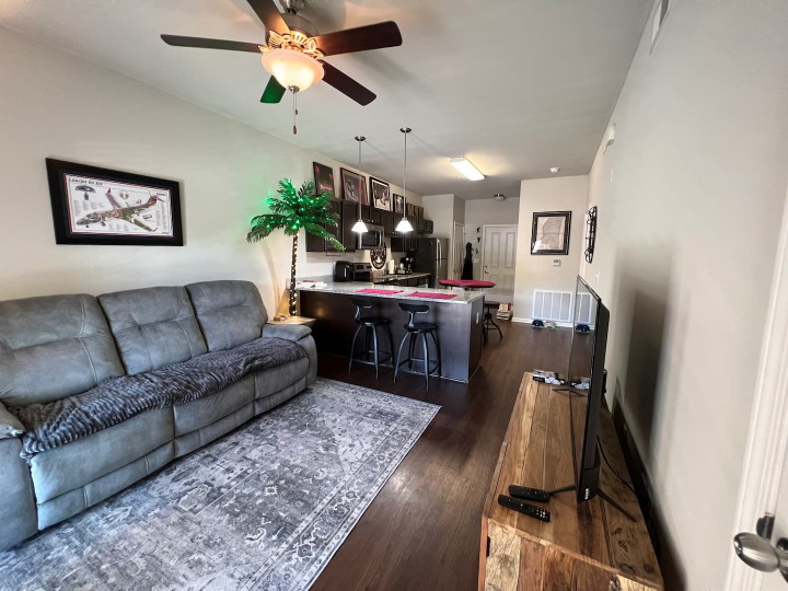 Perfect Gameday Condo With 2 Parking Spots - 스탁빌