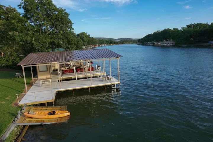 Lake Lbj Waterfront | Private Dock | Family Fun! - Kingsland, TX