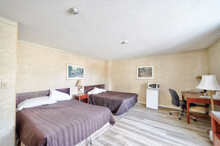 Royal Inn & Suites 329 Two Queens W/ Kitchenette - Guelph