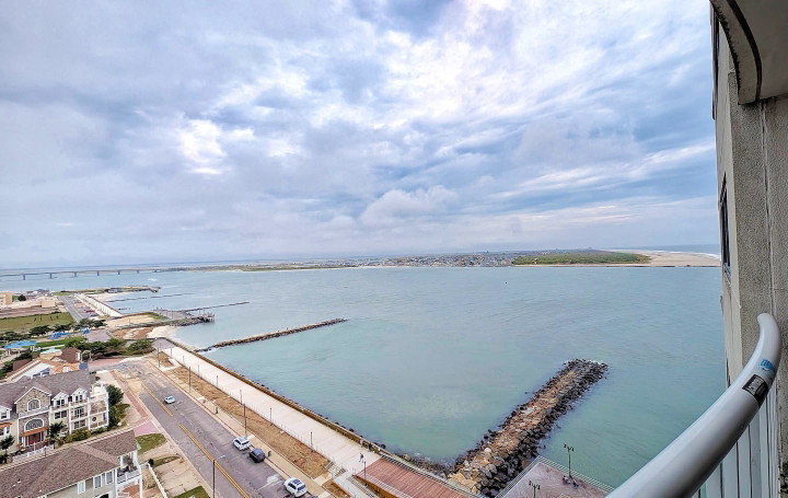 1 Bedroom | Oceanfront | Free Parking Indoor Pool - Atlantic City, NJ