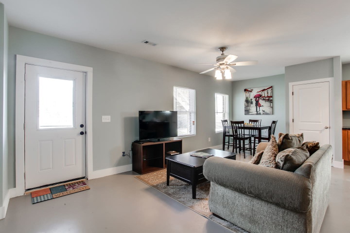 3min To Dwtn!/2 Bds, 1.5bths/private Suite - Nashville, TN