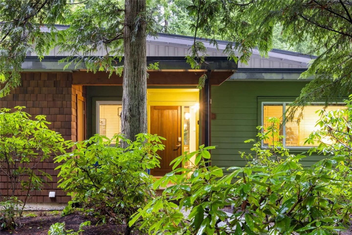Beach House At Tanglewood, 3 Bedroom - Parksville