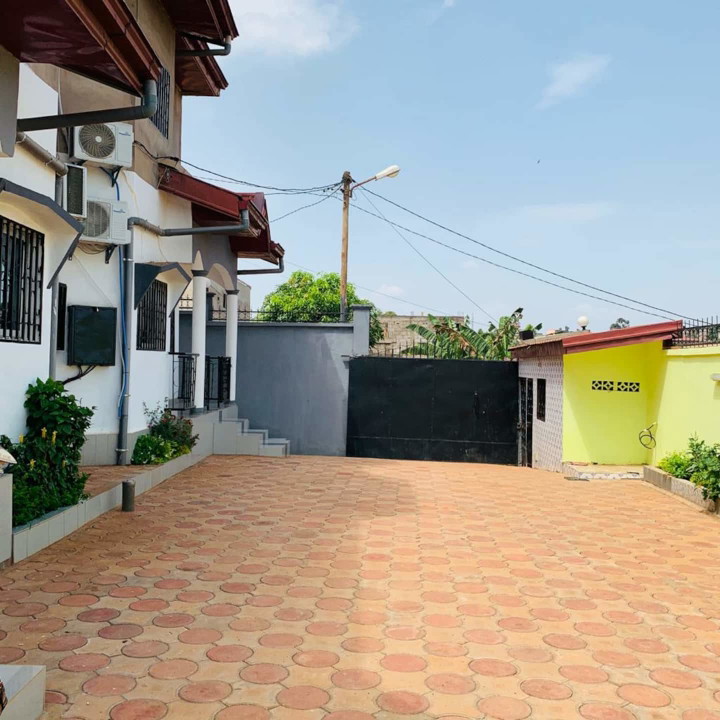 Résidence Jean-walter Yaoundé Stylish, Comfortable - Yaounde