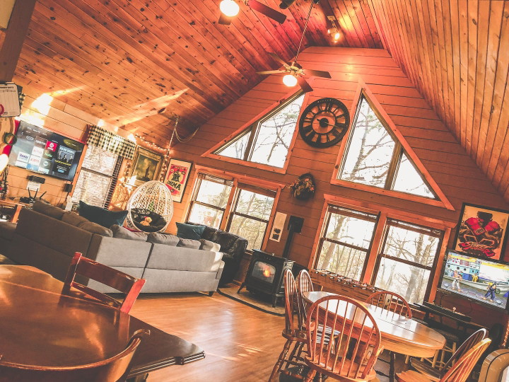 Cedar Log Cabin, Hot Tub, Game Room, Fireplace - Kalahari Indoor Waterpark, Pocono Manor