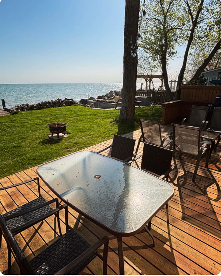 Lake Escape Retreat - Onsite Beach Dock Waterfront - Amherstburg