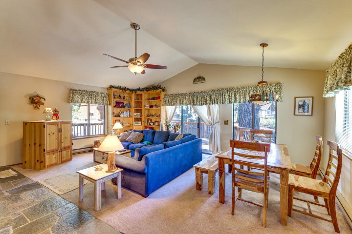 Quiet Truckee Retreat W/ Deck, 5 Mi To Donner Lake - Truckee, CA