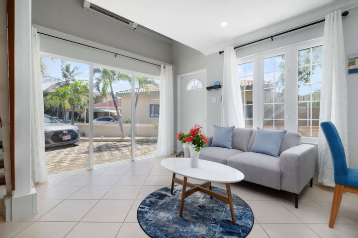 Newly Renovated Queen Bed Studio Loft @ Palmbeach - Aruba